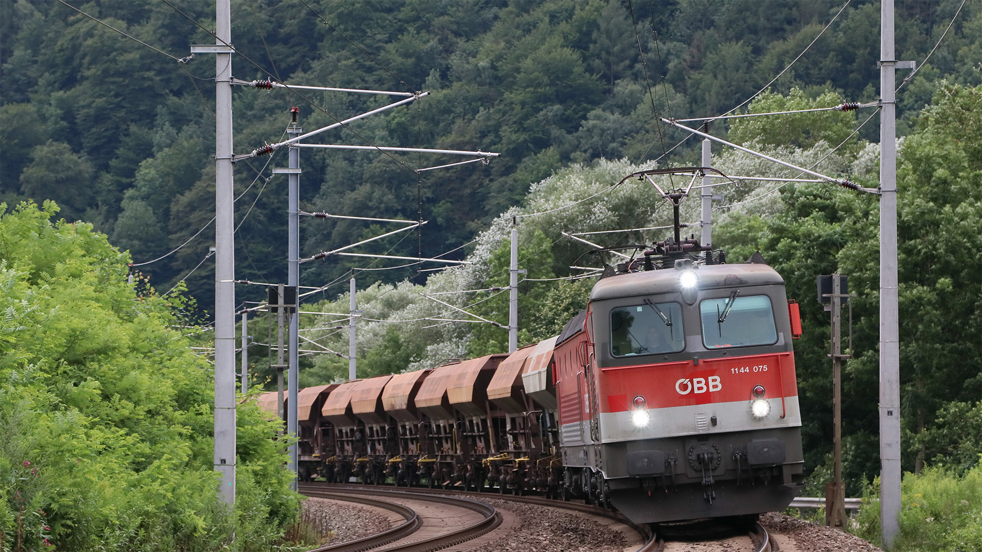 OBB 1144 075 Bruck an der Mur | TrainsPictures