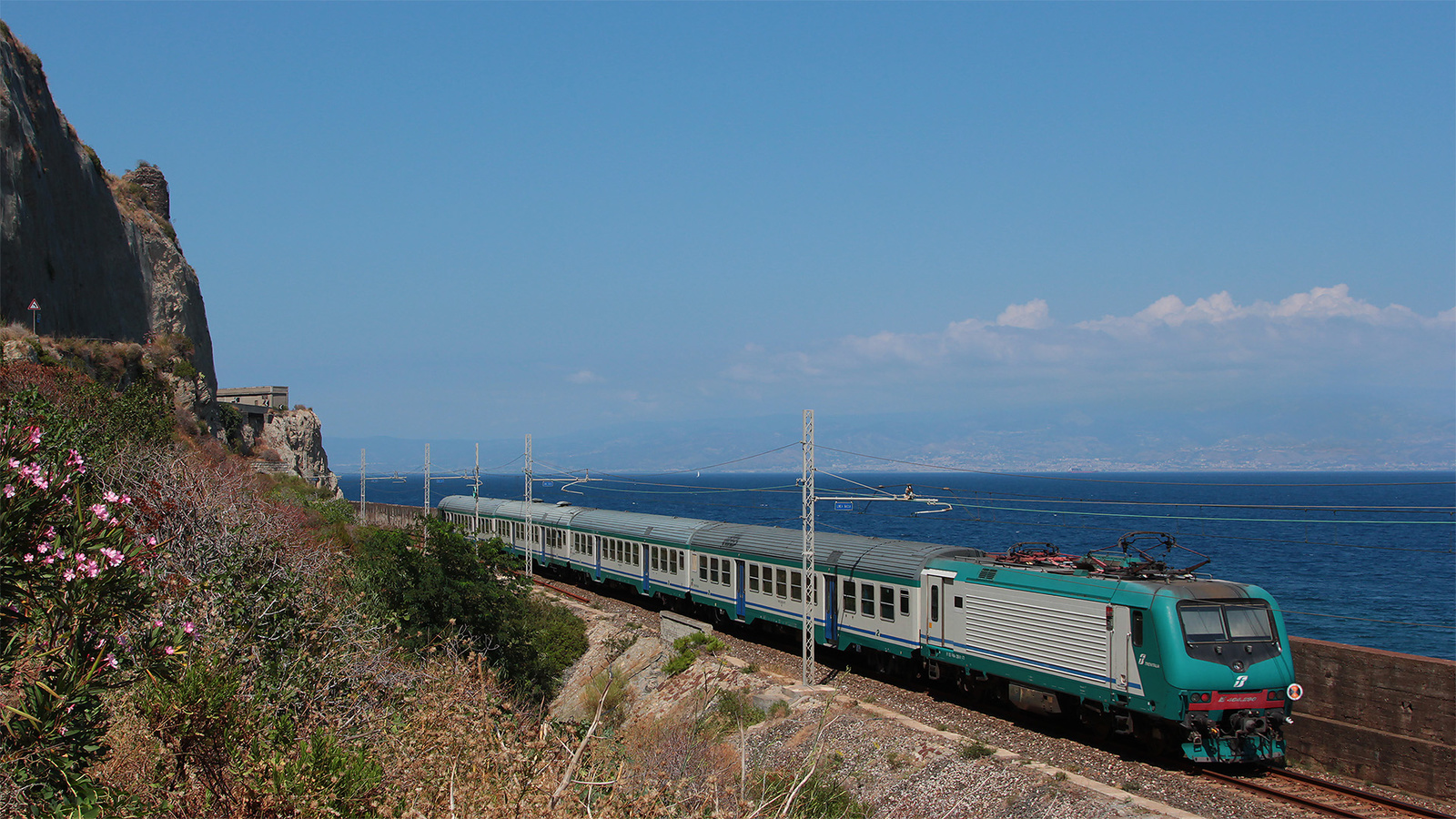 E464 296 Alì Terme | TrainsPictures.com