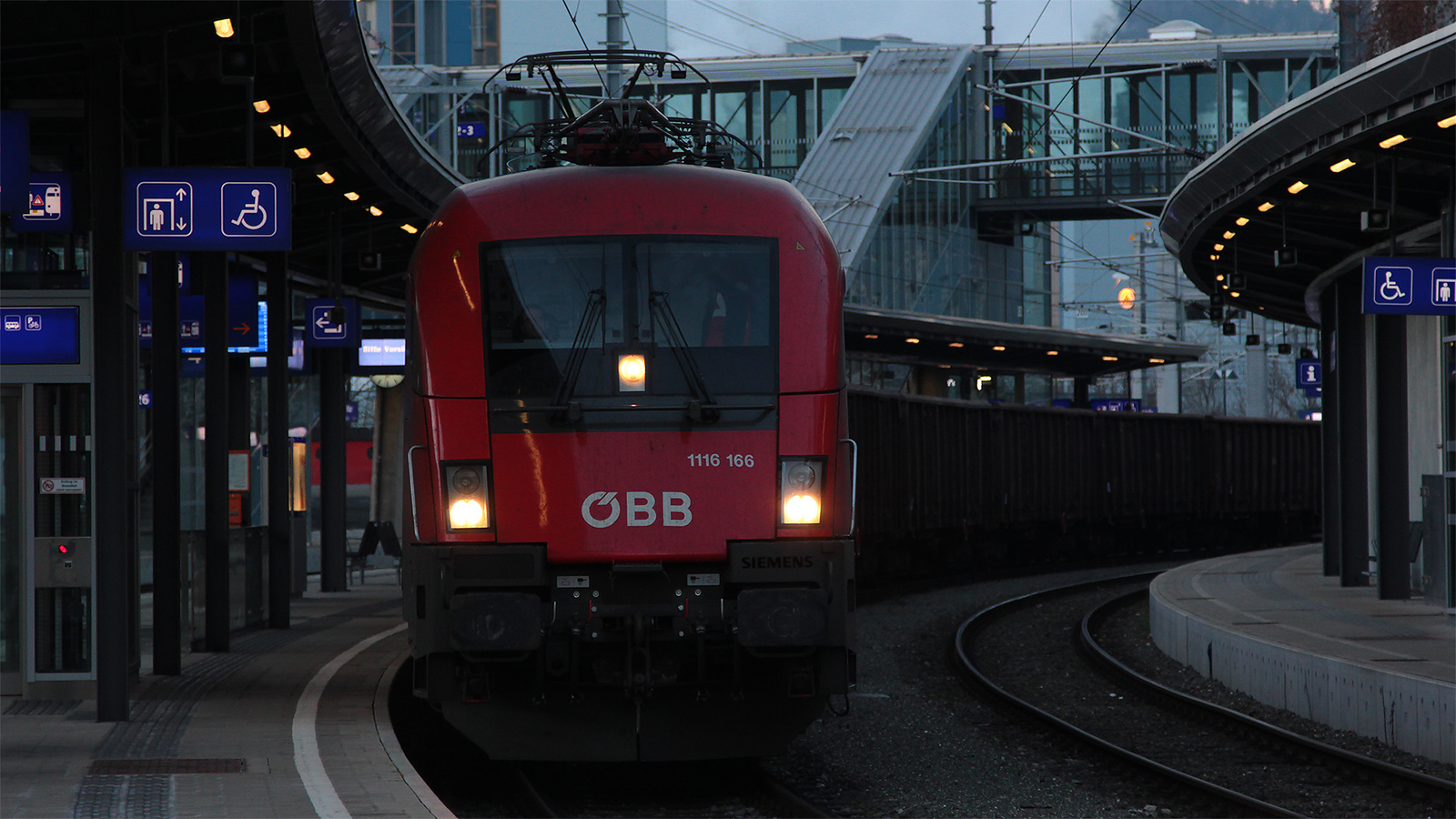 OBB 1116 166 Bruck an der Mur | TrainsPictures.com