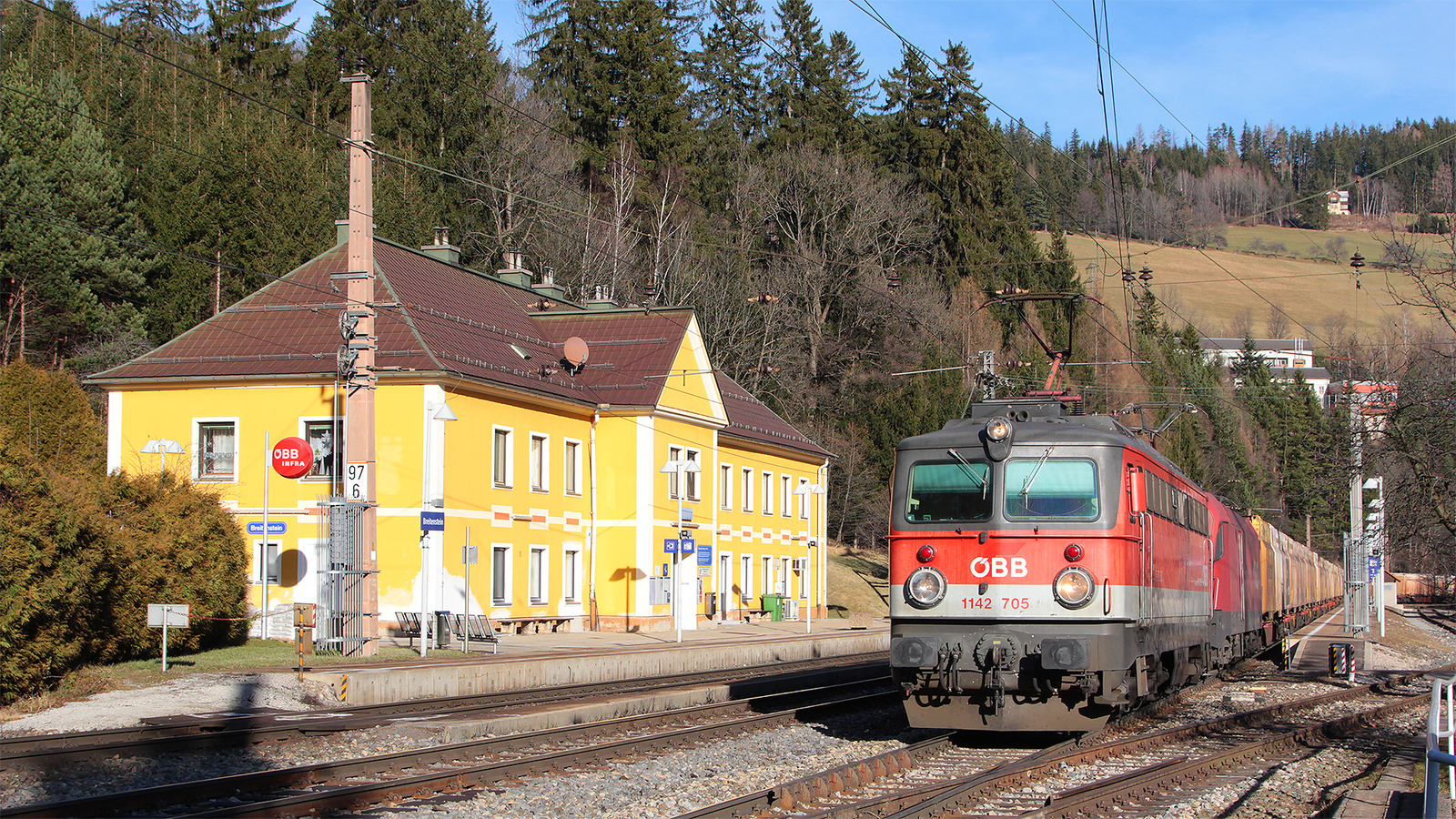 OBB 1142 705 Breitenstein | TrainsPictures.com