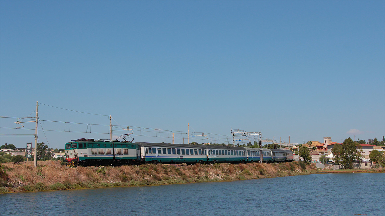 E656 424 Augusta IC 724 | TrainsPictures.com