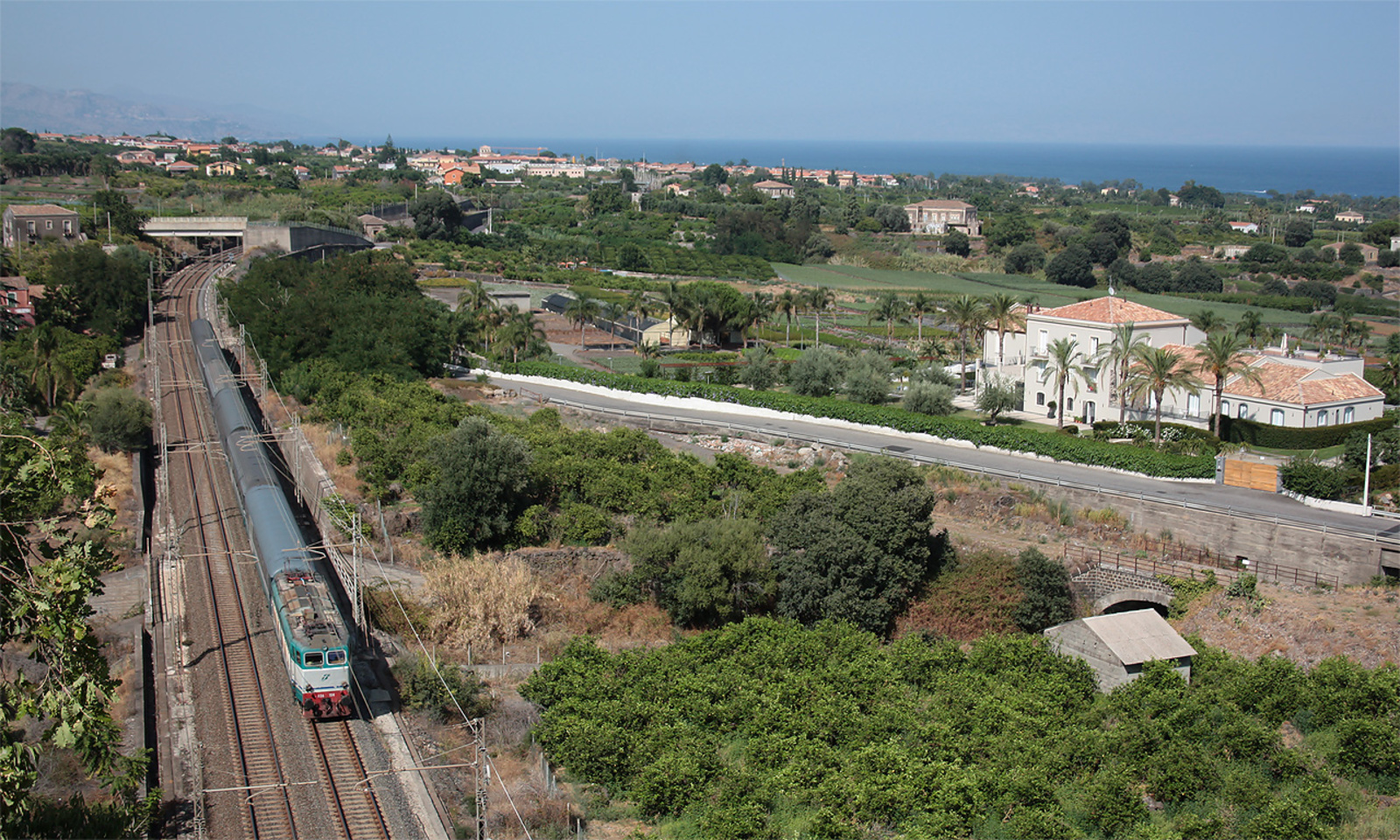 E656 104 Carrubba Espresso 1945 | TrainsPictures
