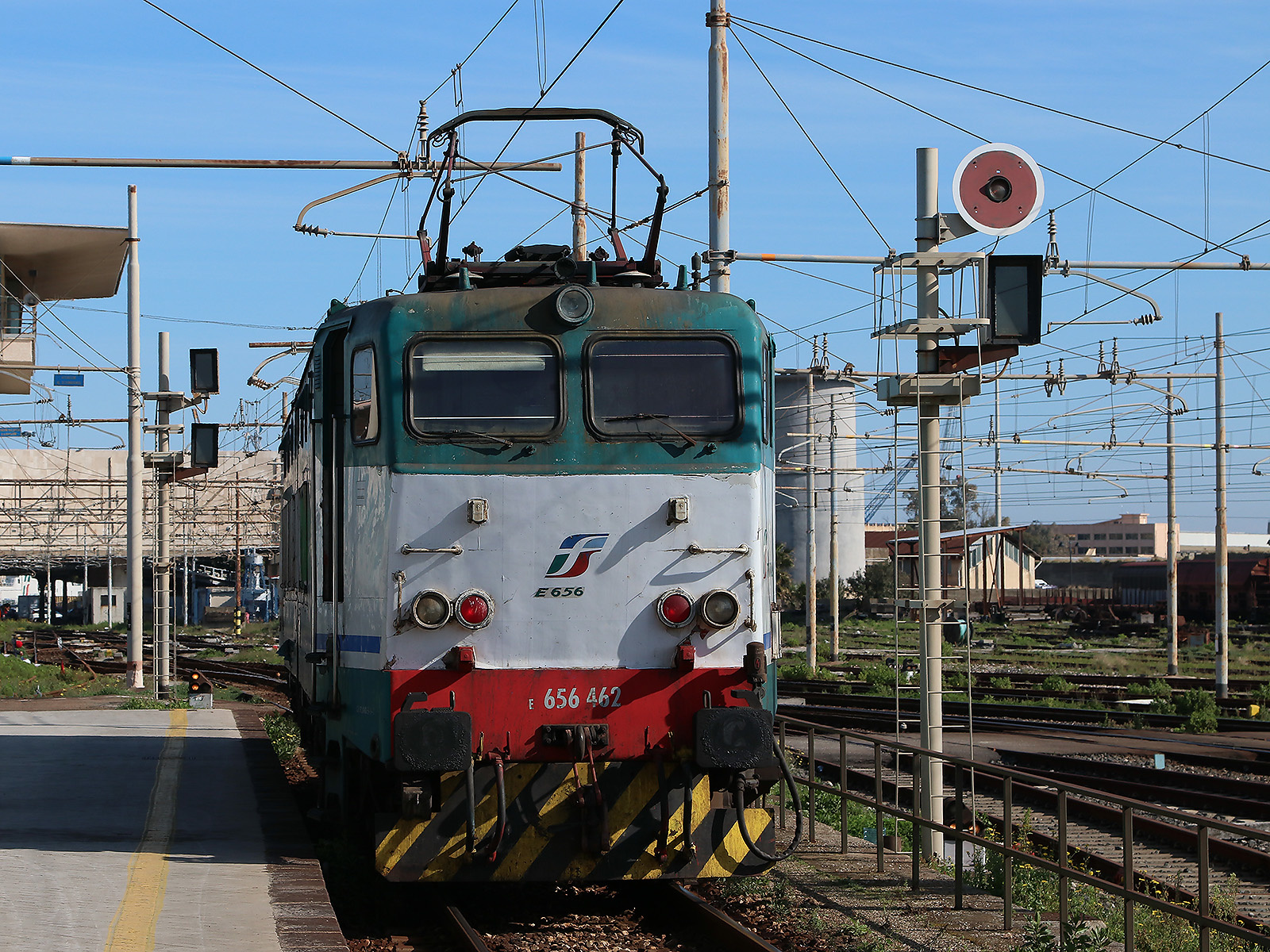 E656 462 Messina Centrale | TrainsPictures.com