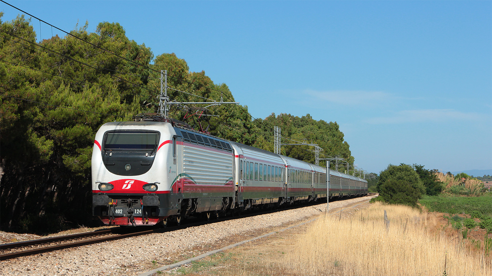 E402 124 Chieuti | TrainsPictures