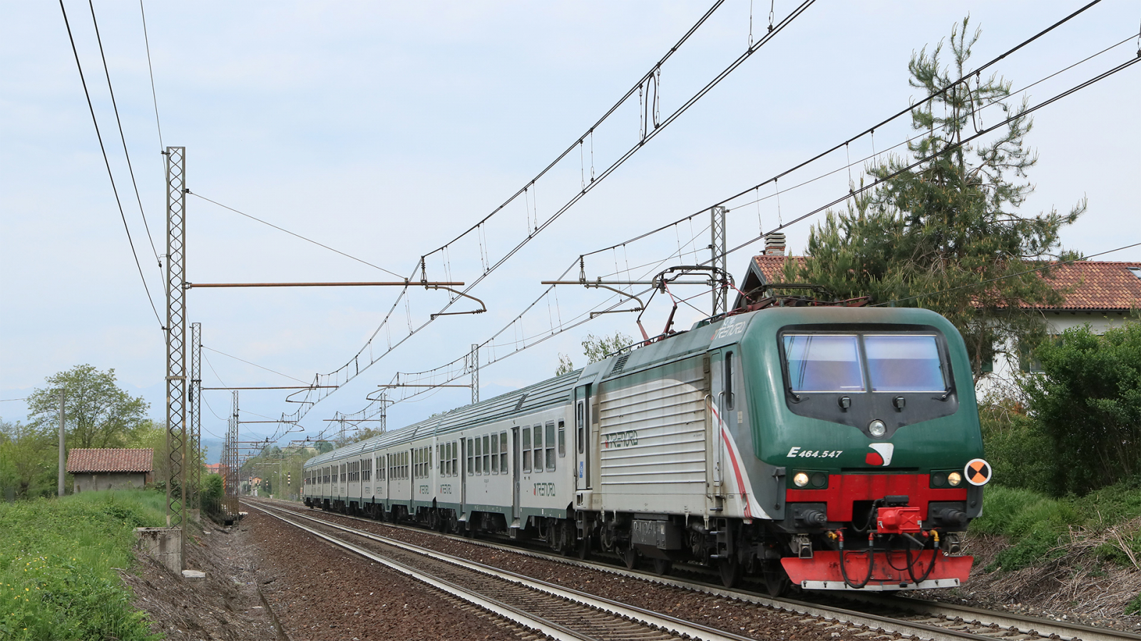 E464 547 Vergiate | TrainsPictures.com