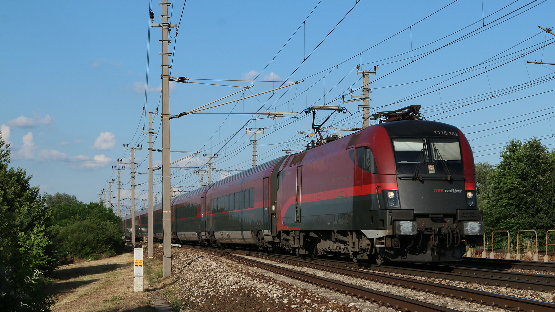 OBB 1116 152 Railjet Prinzersdorf | TrainsPictures.com