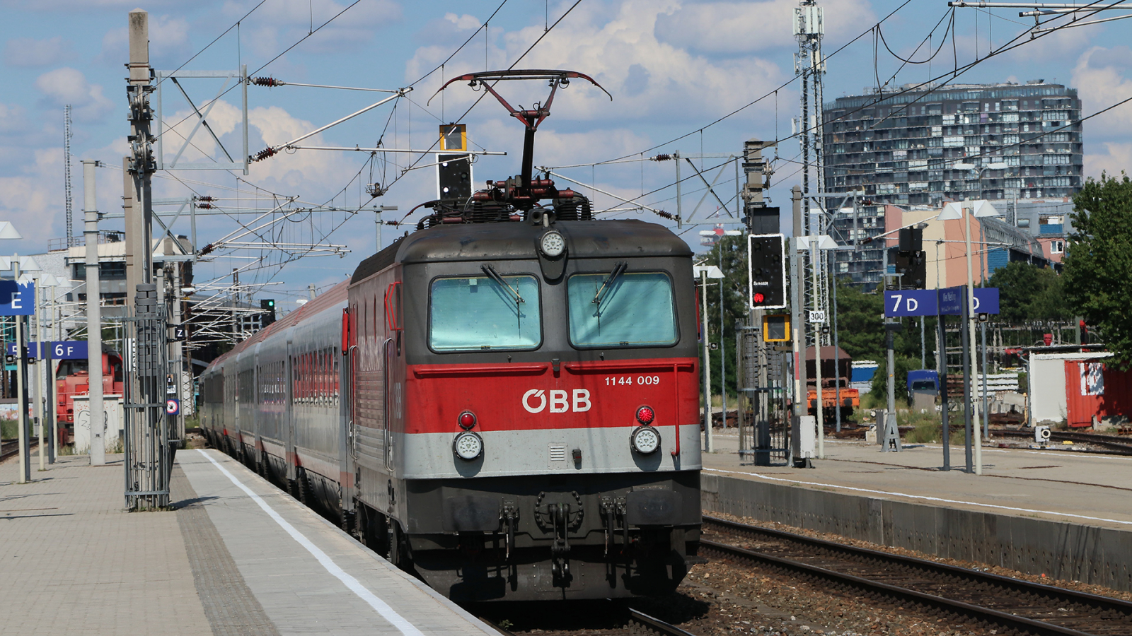 OBB 1144 009 Wien Meidling | TrainsPictures