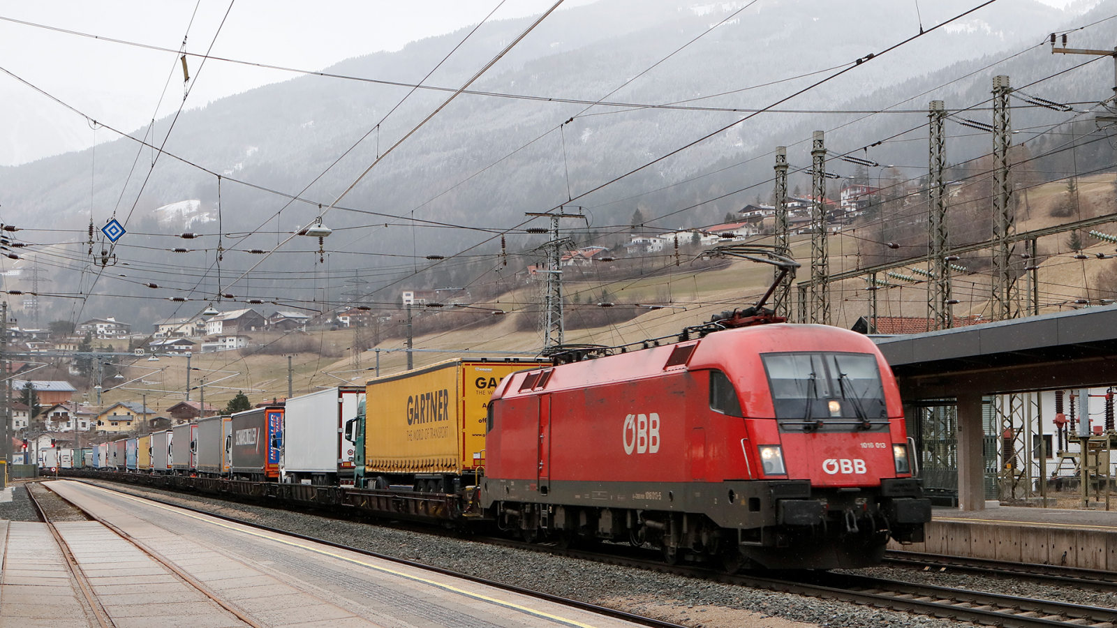 OBB 1016 013 Matrei am Brenner | TrainsPictures.com