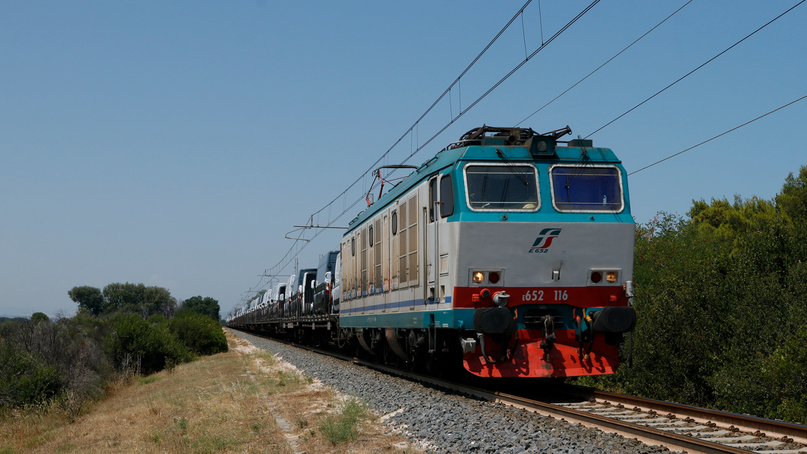 E652 116 Chieuti | TrainsPictures