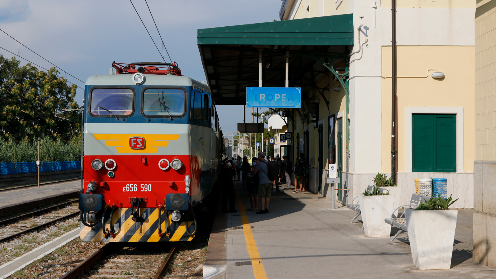 E656 590 Tropea | TrainsPictures