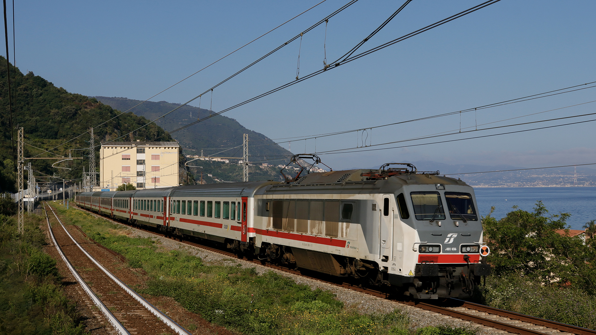 E401 036 Favazzina | TrainsPictures.com