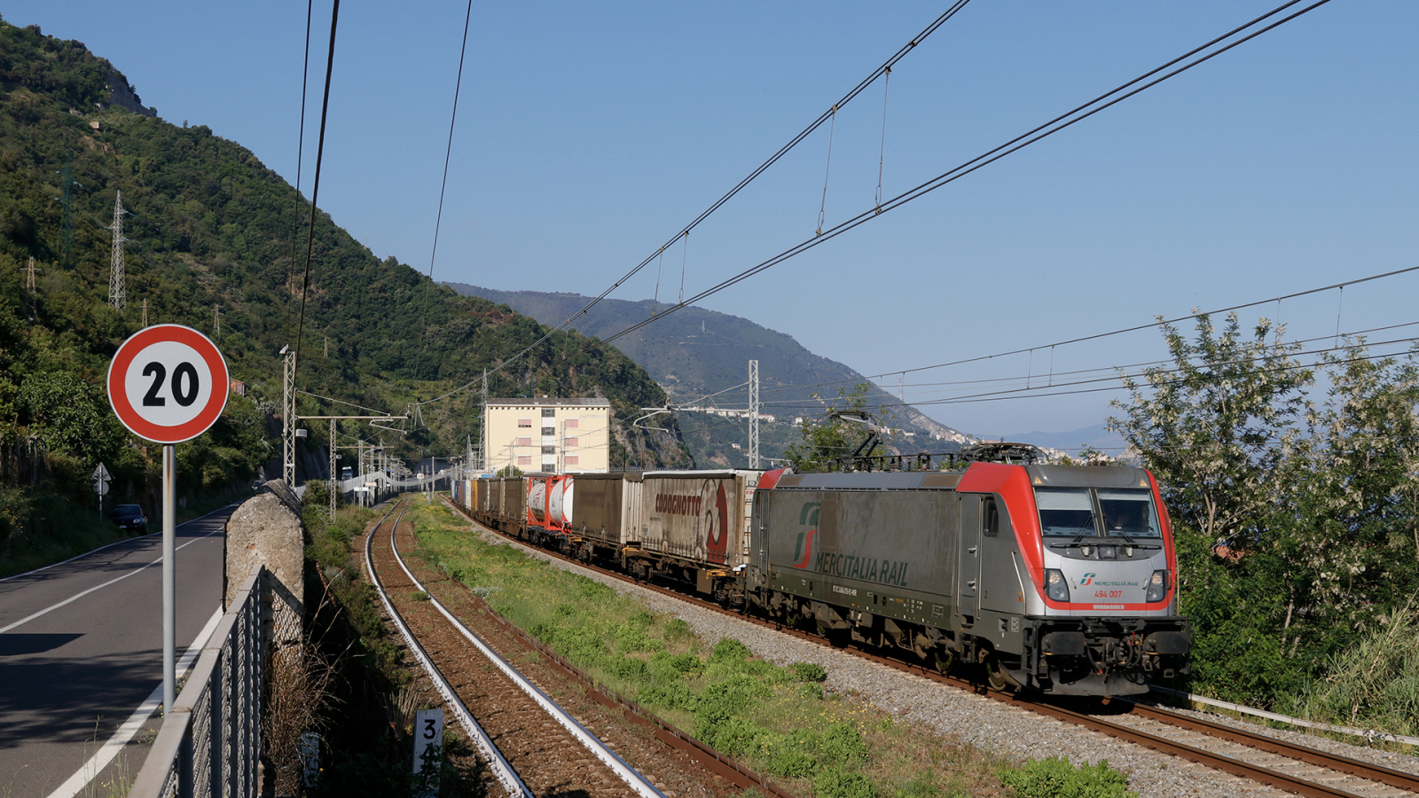 E494 017 Favazzina | TrainsPictures.com