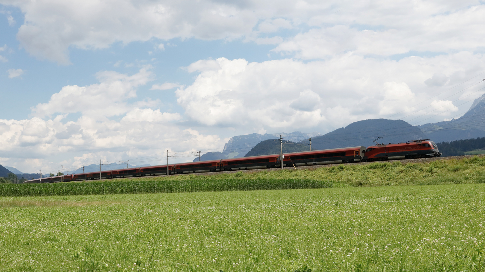 OBB 1116 203 e 250 Langkampfen | TrainsPictures.com