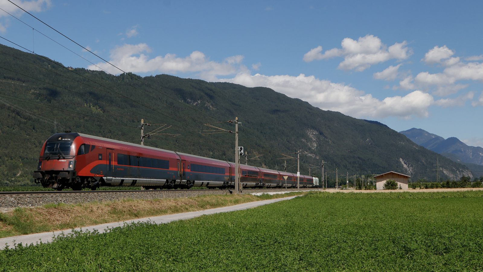 OBB Railjet Oberhofen | TrainsPictures.com