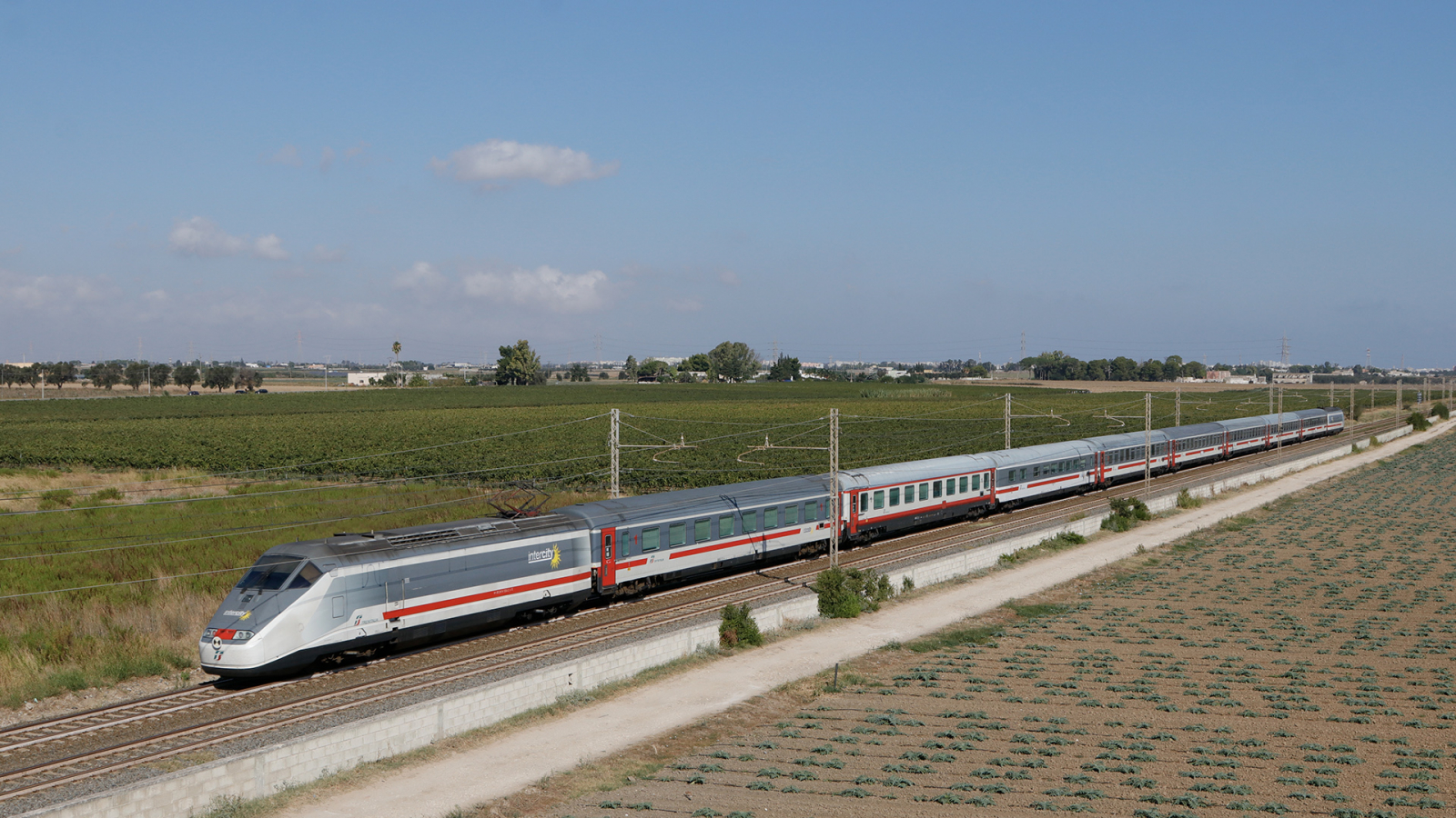 E414 120 Tuturano | TrainsPictures.com