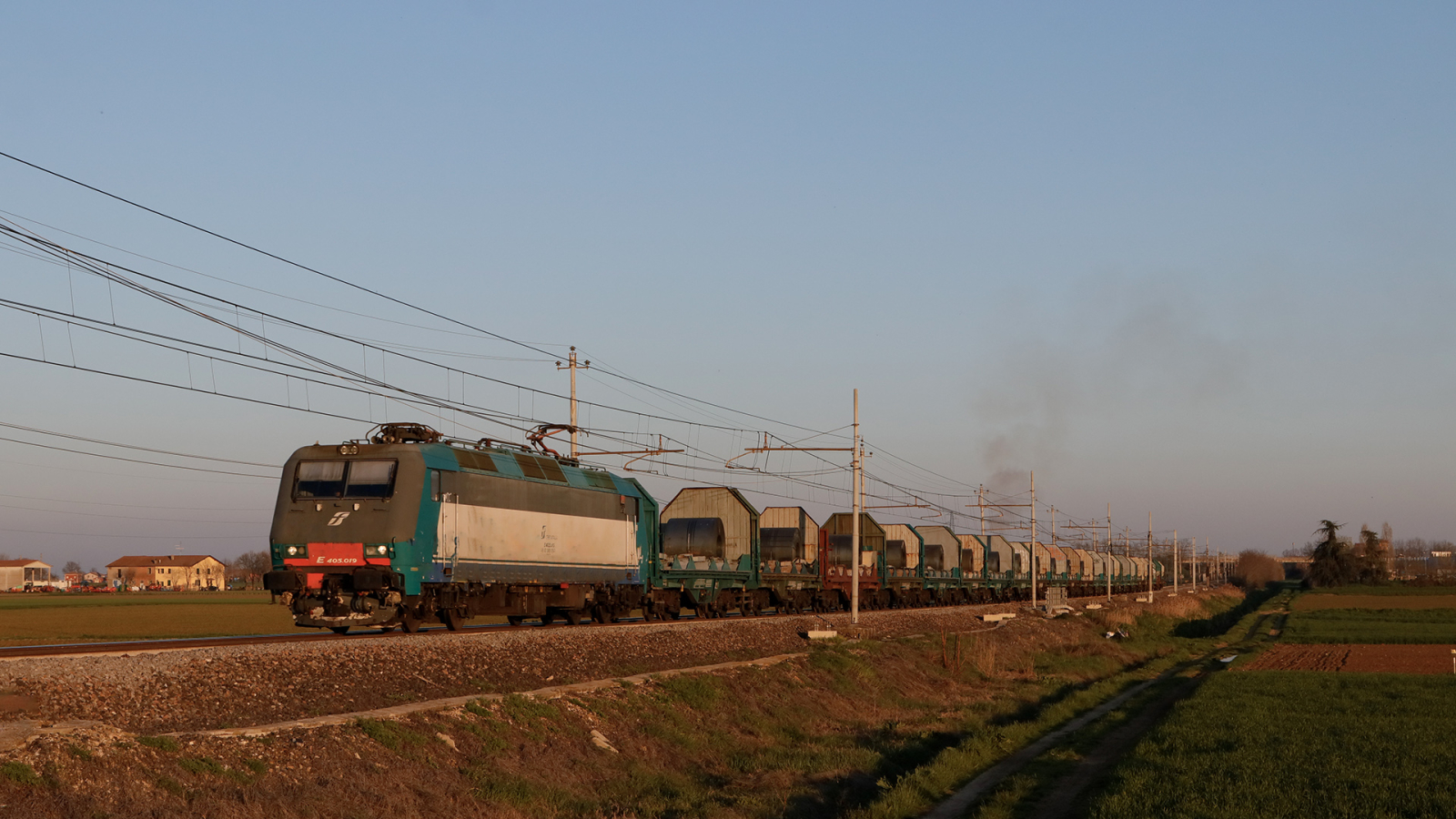 E405 019 Castel San Pietro Terme | TrainsPictures.com