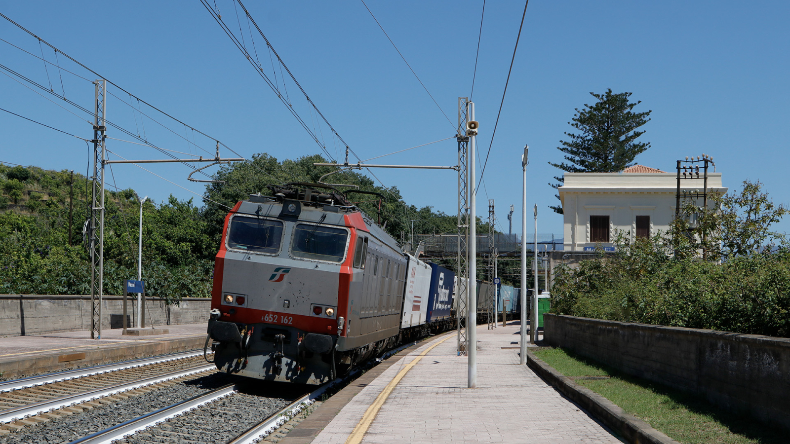 E652 162 Mascali | TrainsPictures